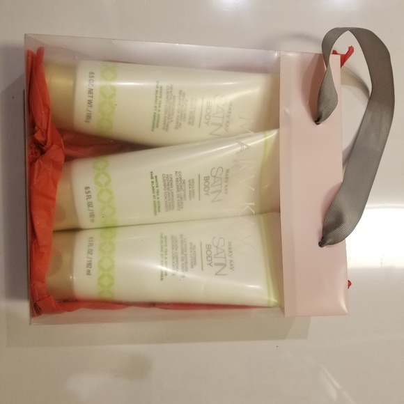 Mary Kay | Bath | Mary Kay Satin Body Set | Poshmark